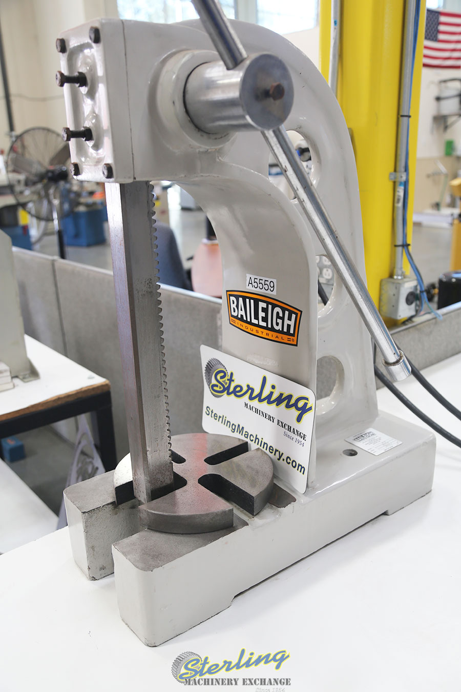 For Sale: 5 Ton USED (DEMO MACHINERY) BAILEIGH MANUALLY OPERATED ARBOR ...